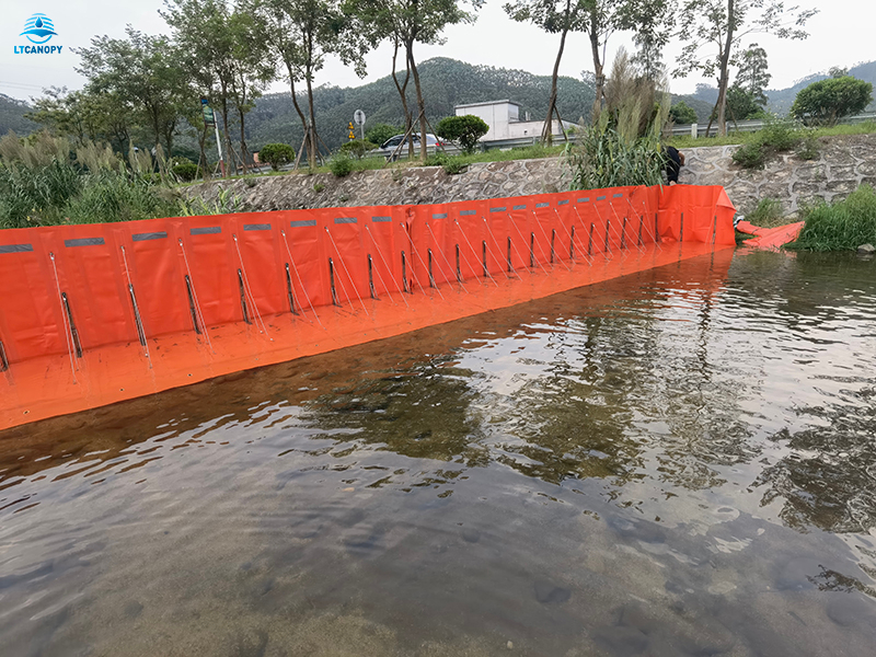 Customize Temporary Flood Wall Barrier - Buy water gate flood barrier ...