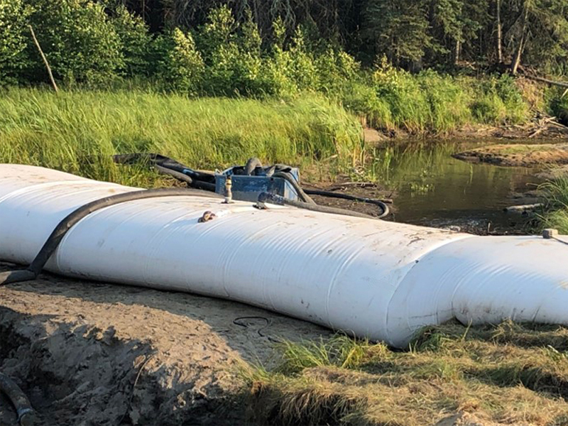Temporary Water Dam for Flood Control - Buy inflatable flood barrier ...