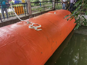 Water Filled Inflatable Dam - Buy quick dam water-filled flood barrier ...